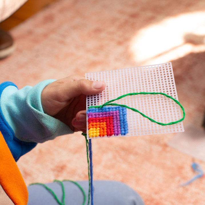 Needlepoint – Friendly Loom