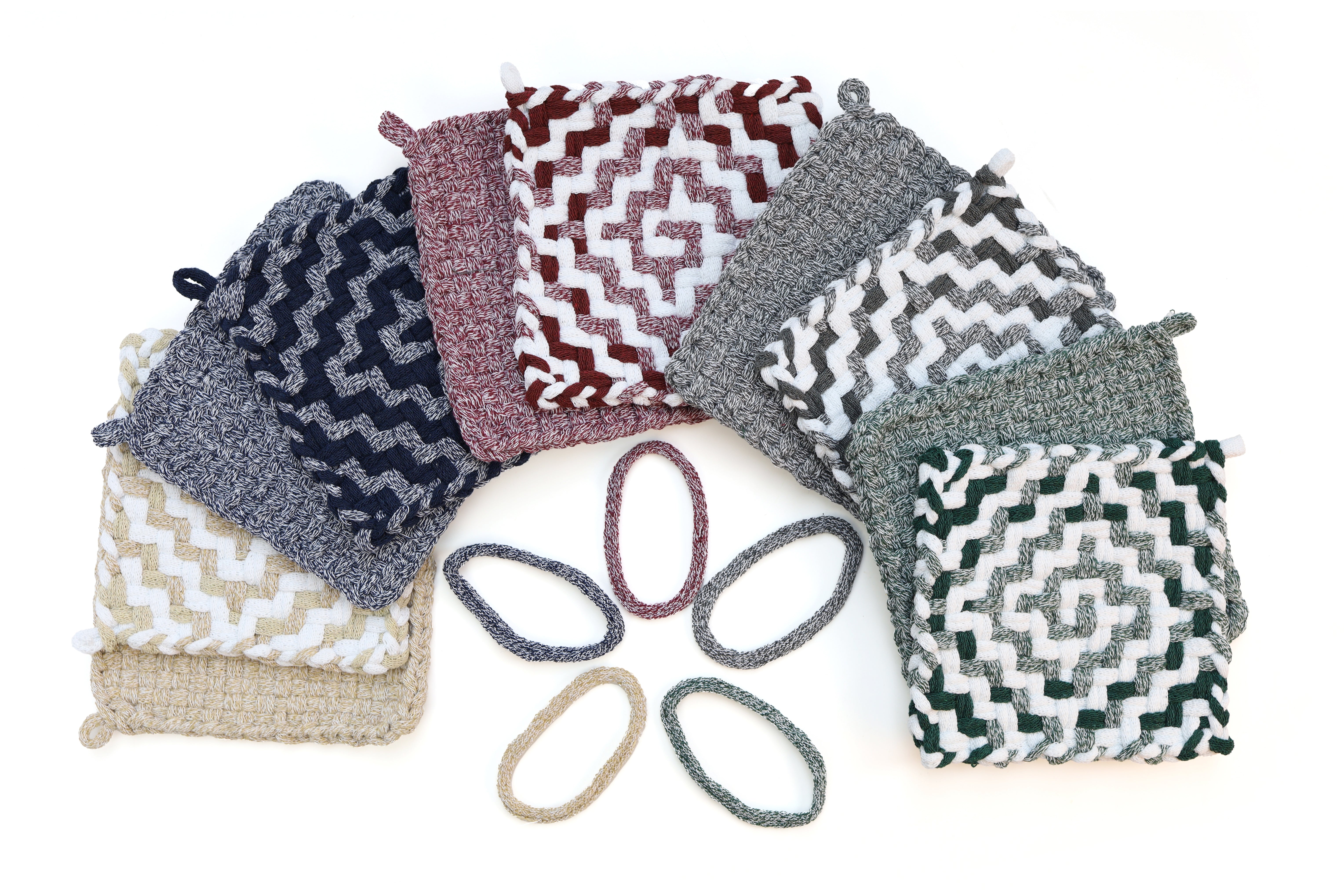 Spiral Maze - Traditional Size (19-peg) – Friendly Loom